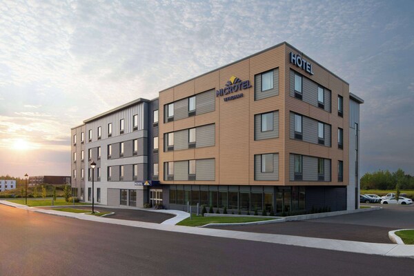 Microtel By Wyndham Lachute - Laurentides
