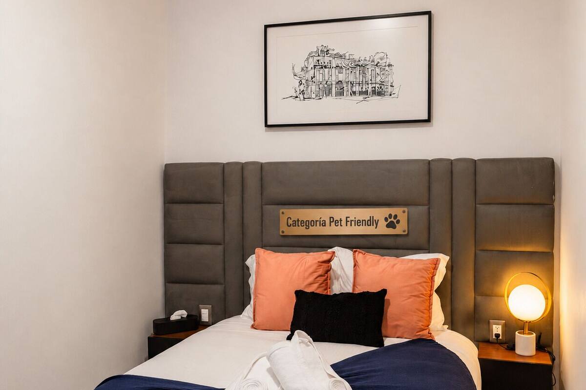 Quarto Deluxe | Cofre no quarto, secretária adequada para computadores portáteis