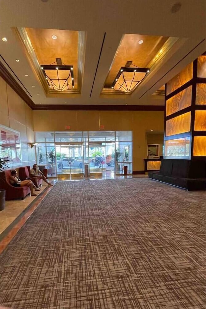 ! Awesome Strip View Penthouse W/ Mgm Resort Access • No Resort Fees! - Henderson