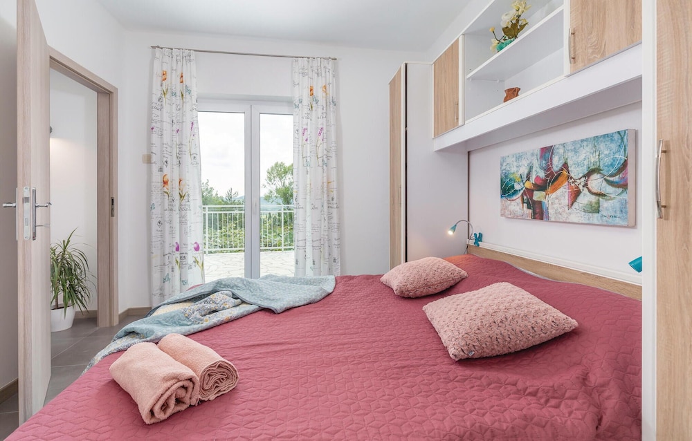 Gorgeous Home In Cerovlje With Kitchen - Istria