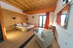 Quarto Duplo, vista para o mar | Edredões de penas, cofre no quarto, berços/camas para crianças grátis 