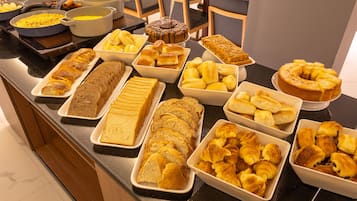 Pequeno-almoço tipo buffet diário incluído