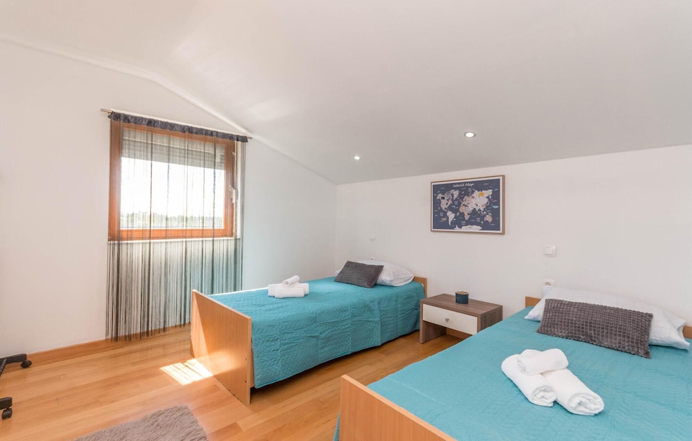 6 Bedroom Lovely Home In Ceranje Gornje - Benkovac