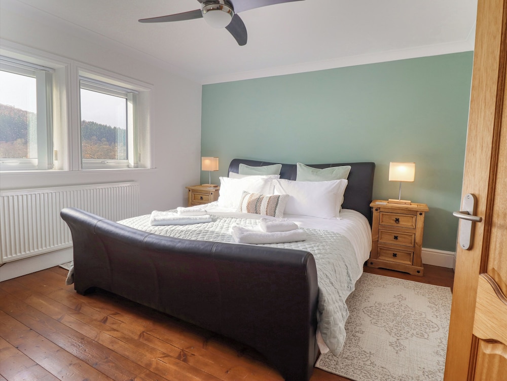 TAN YR ALLT, pet friendly, luxury holiday cottage in Meifod, Powys ...