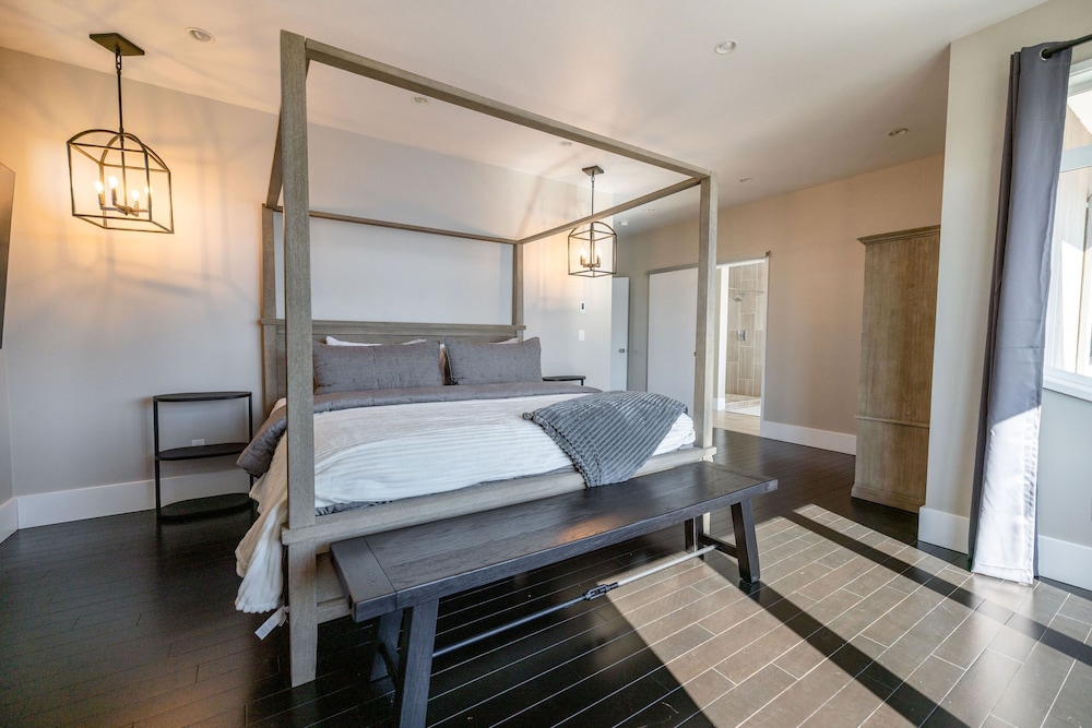 757 Alice Loop: 3 BR, 2.5 BA House in Sitka, Sleeps 8 - Sitka | Vrbo