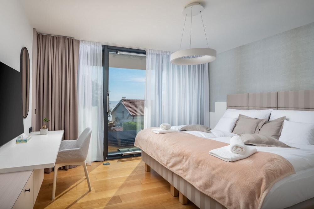 Luxusvilla Idria Sea And View Mit Privatem Beheiztem Pool Petrcane - Zaton