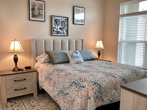 Casa, várias camas, lanai (alpendre havaiano), vista para o jardim | 3 quartos, Wi-fi grátis 