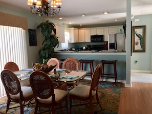Villa, várias camas, lanai (alpendre havaiano), vista para o jardim | Restaurantes
