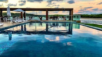 Piscina exterior