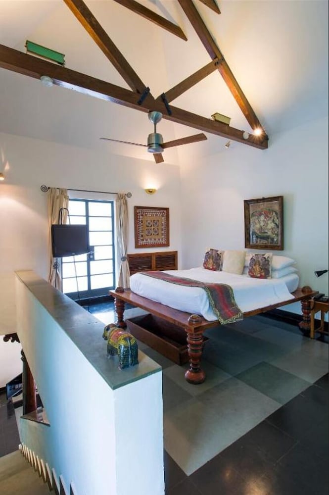 King Suite 1 King Bedroom And 1 Sofa Bed At Malabar House - Kochi
