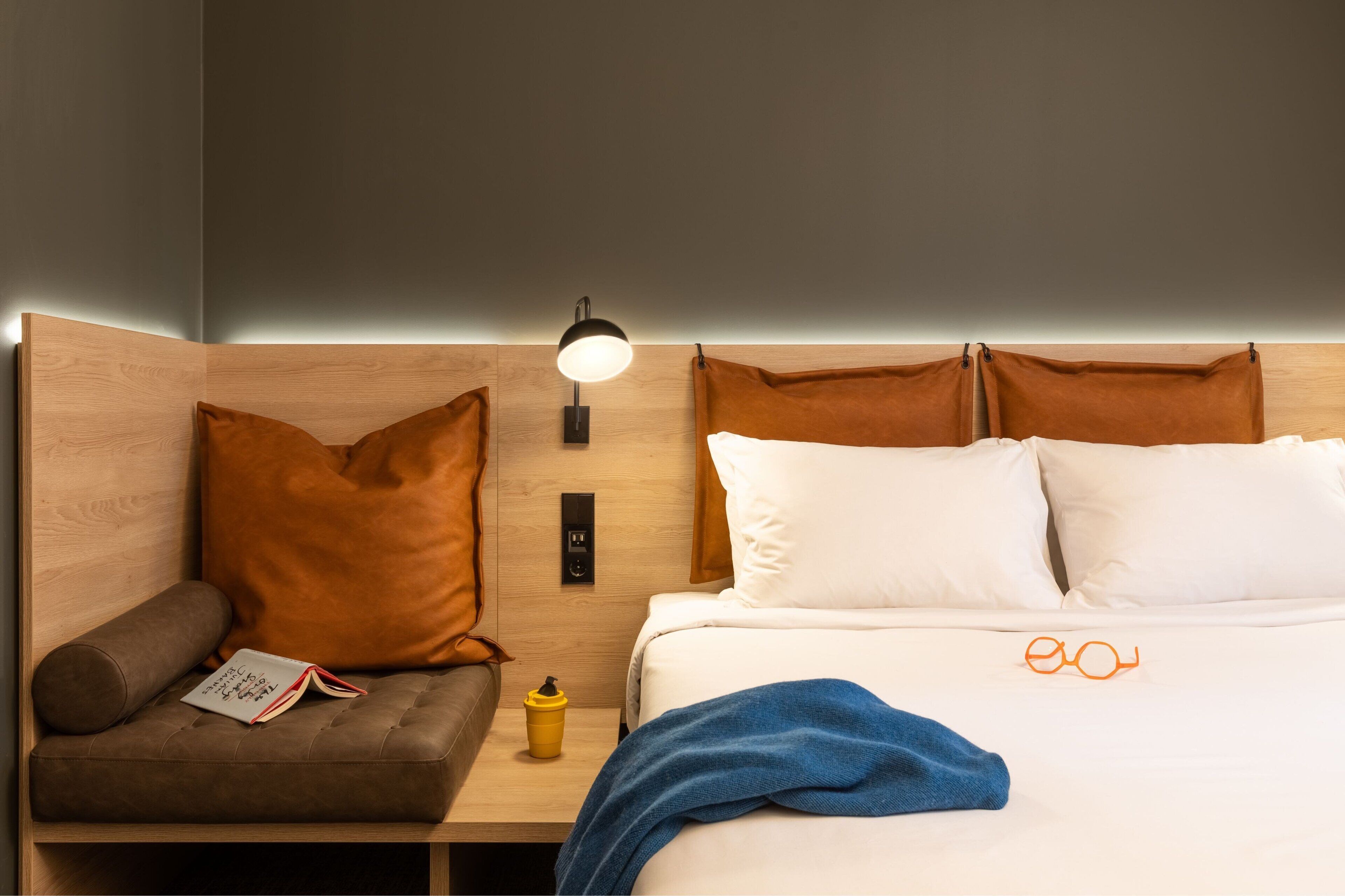 Quarto, 1 cama queen-size | Roupa hipoalergénica, secretária 