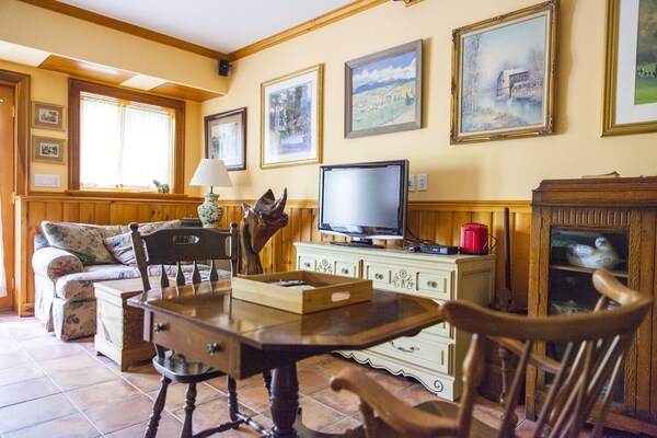 Honey Maple Grove Bnb - Bedford, NY