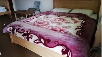 Quarto Duplo Deluxe | Ferro/tábua de engomar, Wi-fi grátis, roupa de cama fornecida