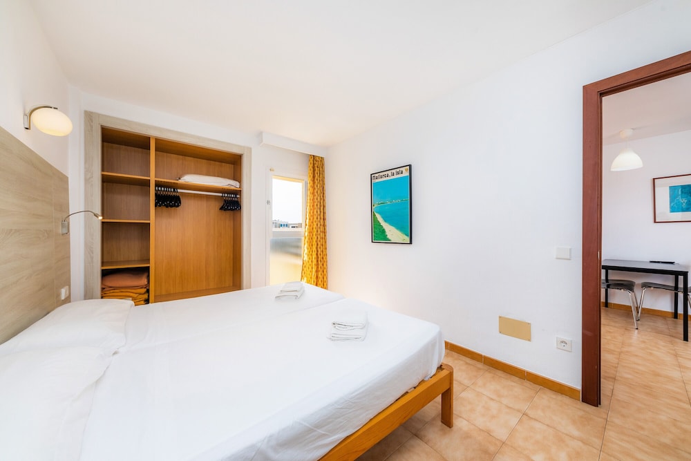 Alojamiento 'Apto Con Terraza 401' Con Con Piscina Compartida Y Aire Acondicionado. - Canyamel