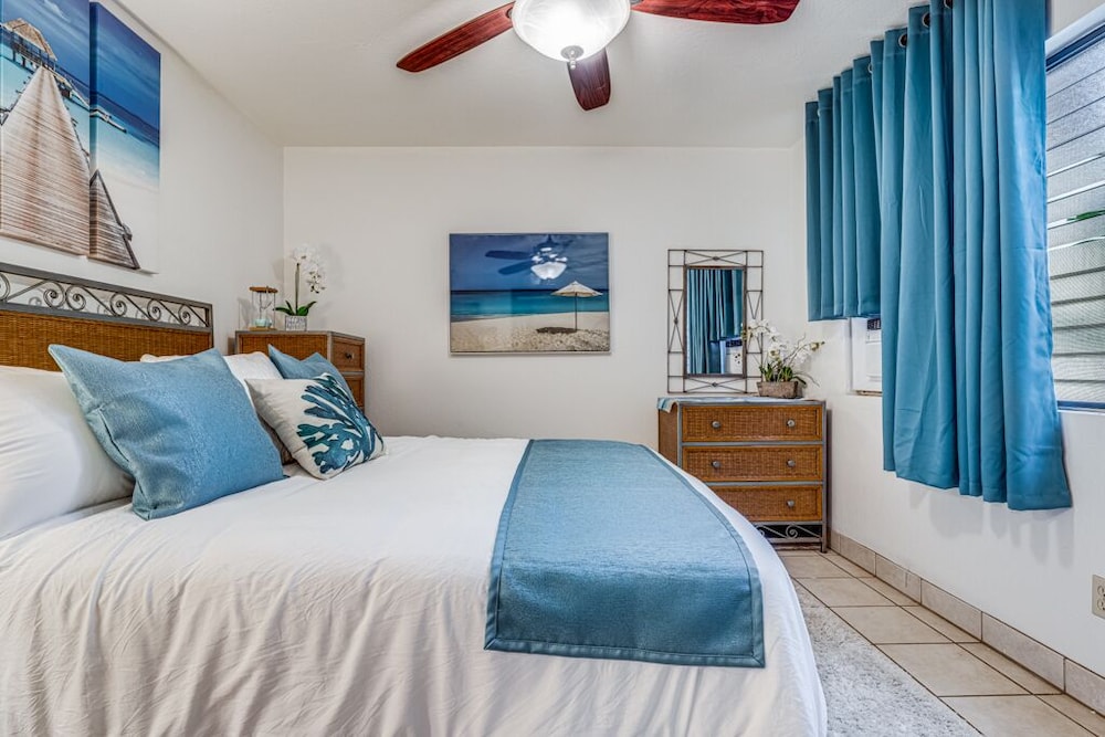 Beautiful Beach Chic Condo, Large Lanai, Beach Across Street! - Kihei ...