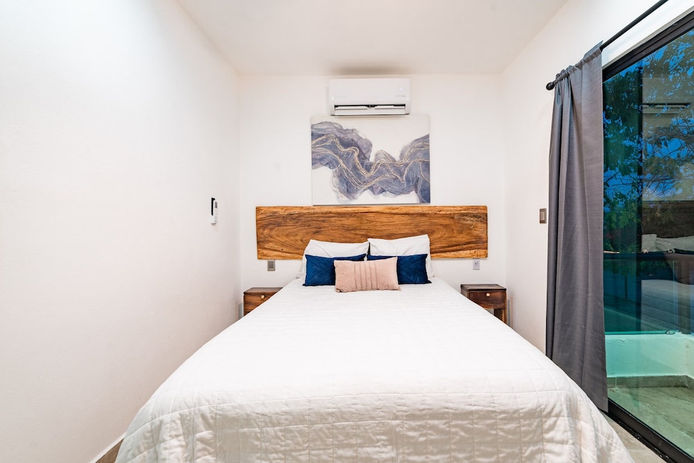 Charming Home - Walking Distance to the Beach - Santa María Huatulco | Vrbo