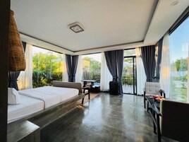 Villa de Luxo | Roupa de alta qualidade, secretária, Wi-fi grátis 