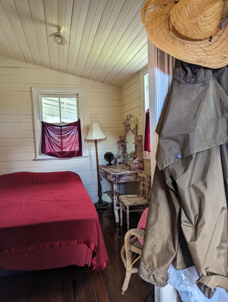 Farmhouse with character and rustic style! Reviews, Deals & Photos 2026 ...