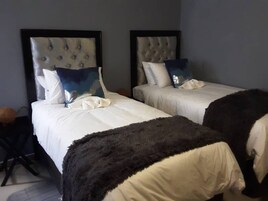 Individualmente decorados, individualmente mobiliados, escrivaninha