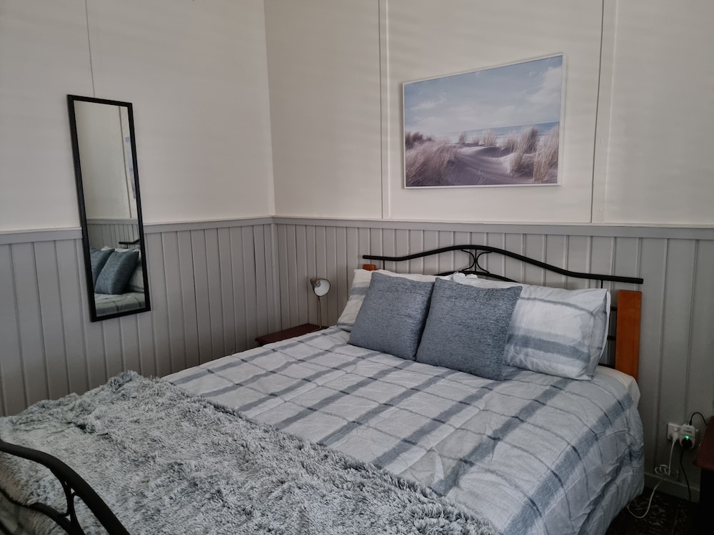 Heritage Timber Cottage - Close To Shops & Amenities - Pemberton