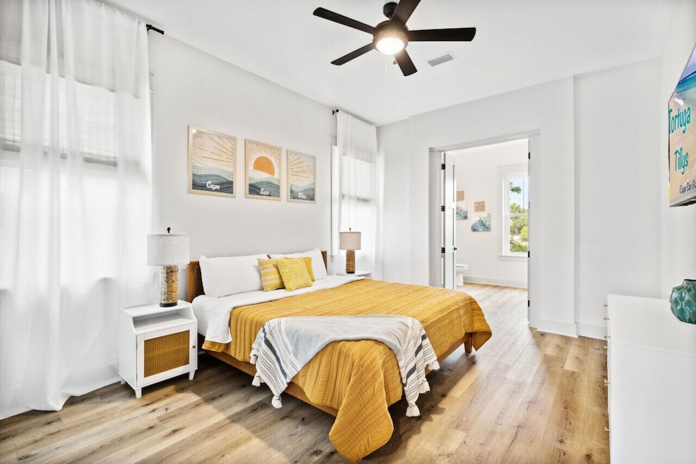 4 Bedrooms, Dog Friendly, And Just Steps From The Beach! - Cape San ...