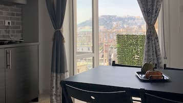 Quarto Familiar | 1 quarto, minibar, secretária