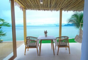 Private Beachfront Villa (112) | Vista da varanda