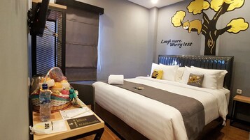 Quarto casal luxo | Roupas de cama premium, camas Select Comfort, escrivaninha