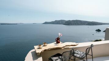 Villa Lua de Mel, banheira de hidromassagem, vista para o mar | Terraço/pátio interior