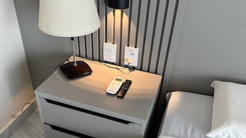 Quarto Quádruplo Básico, 1 quarto | Wi-fi grátis, roupa de cama fornecida