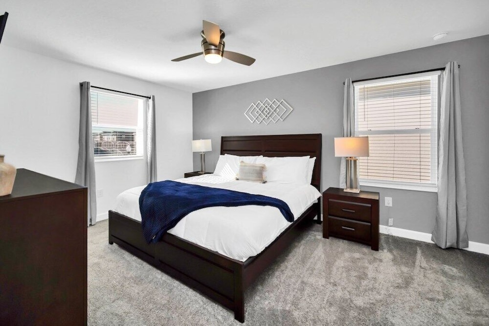 7 Bed Champions Gate Resort Golf Villa With Spa And Pool 5 King Beds - Davenport, FL