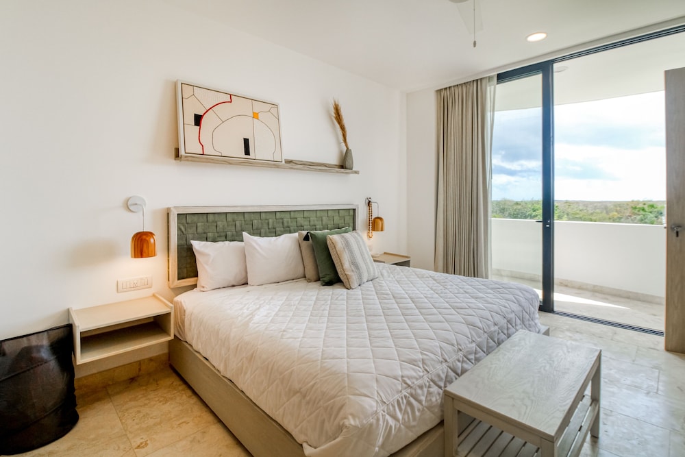Beautiful Apartment With Rooftop Pool, Fitness Area, & Balcony - Paradise Beach