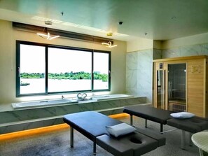 Sala(s) para tratamentos a casais, sauna, banheira de hidromassagem 