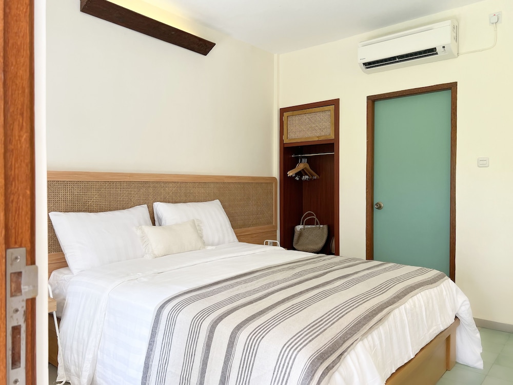 Roots Hotel Senggigi - Lombok