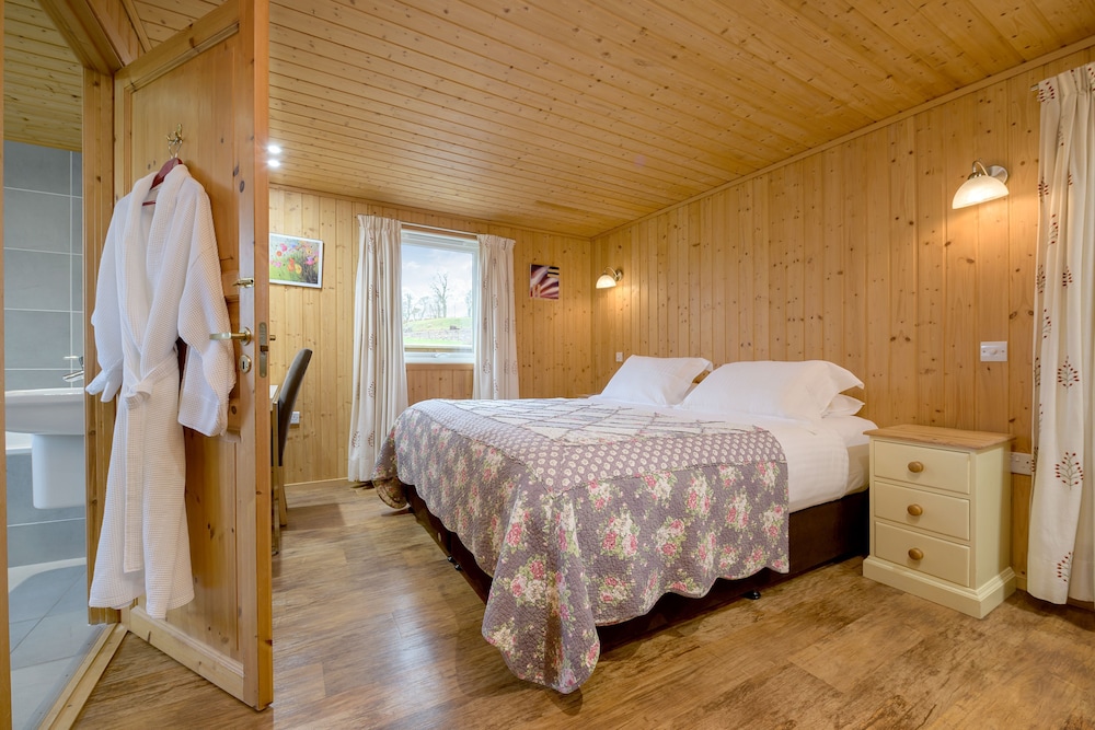 5 Star Award Winning Lodge - The Ramsay - Sleeps 4 - Northumberland