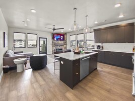 Condo, 3 quartos | Parte interna