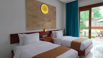 Quarto duplo luxo, 1 quarto, vista para a piscina | 1 quarto, cofres nos quartos, escrivaninha