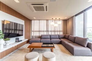 Smart TV 40 polegadas com canais digitais, TV