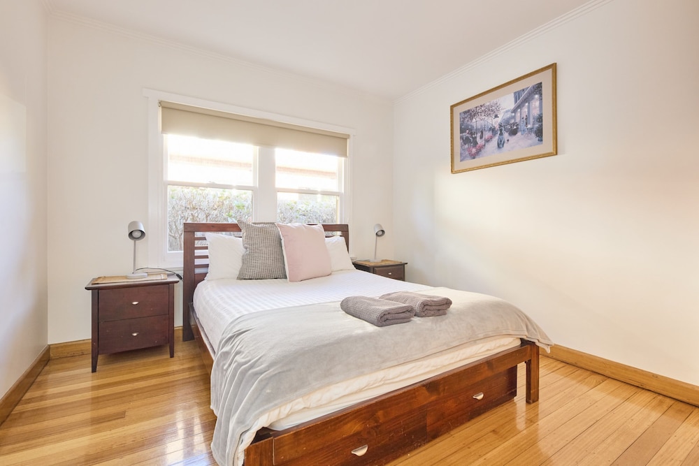 Charming Renovated Home Near Cataract Gorge – Your Perfect Launceston Getaway - Launceston