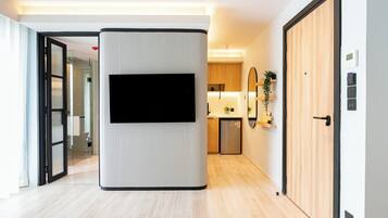 SACHA STUDIO XL- Twin | Roupas de cama premium, escrivaninha, cortinas blackout