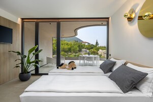 Dolce Vita Family Suite | Roupas de cama antialérgicas, edredons de pluma, frigobar