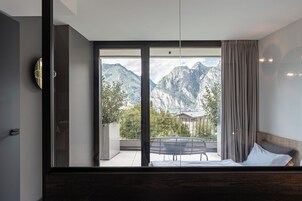 Suíte estúdio júnior, sacada, vista parcial para o lago | Sacada