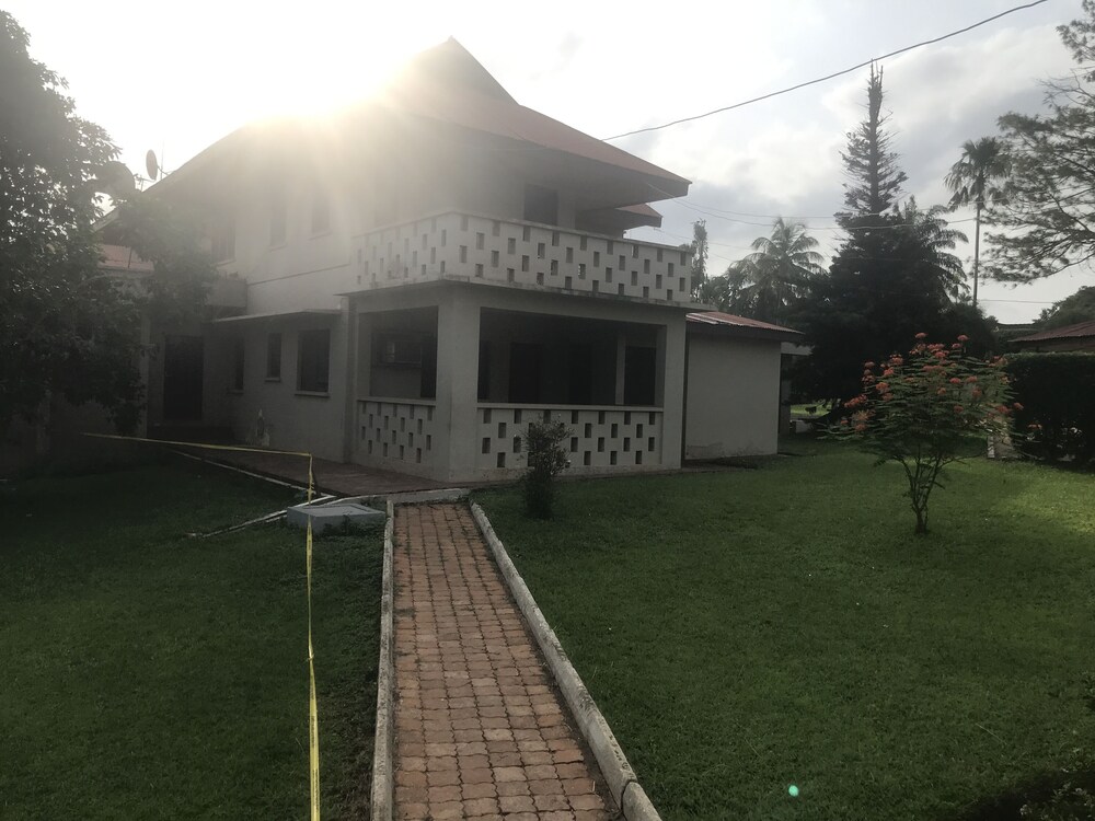 Whispers Guest House - Kumasi