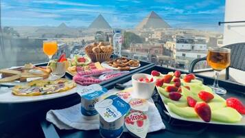 Café da manhã completo grátis todos os dias