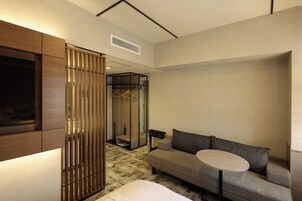 Quarto triplo | Escrivaninha, ferros/tábuas de passar roupa, Wi-Fi de cortesia