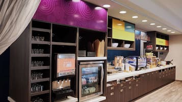 Café da manhã com buffet grátis todos os dias