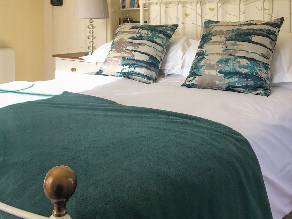2 Bedroom Accommodation In Madron, Near Penzance - Penzance