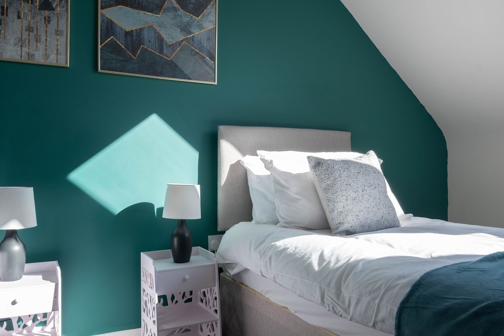 Aspinal House by Our Home Short Stays - Overstone | Vrbo