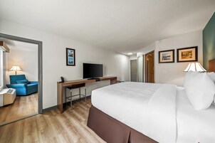 Cortinas/cortinados opacos, ferro/tábua de engomar, Wi-fi grátis 