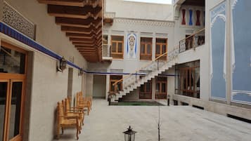 Quarto Duplo ou Twin Deluxe | Roupa hipoalergénica, secretária, quartos insonorizados